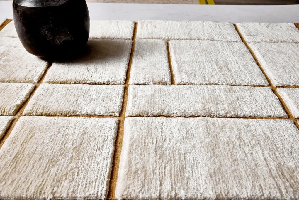 Diamond Carpets India, Ručně vázaný kusový koberec Radiant Mohair DESP P41 Mohair White, 140x200, béžová, ložnice