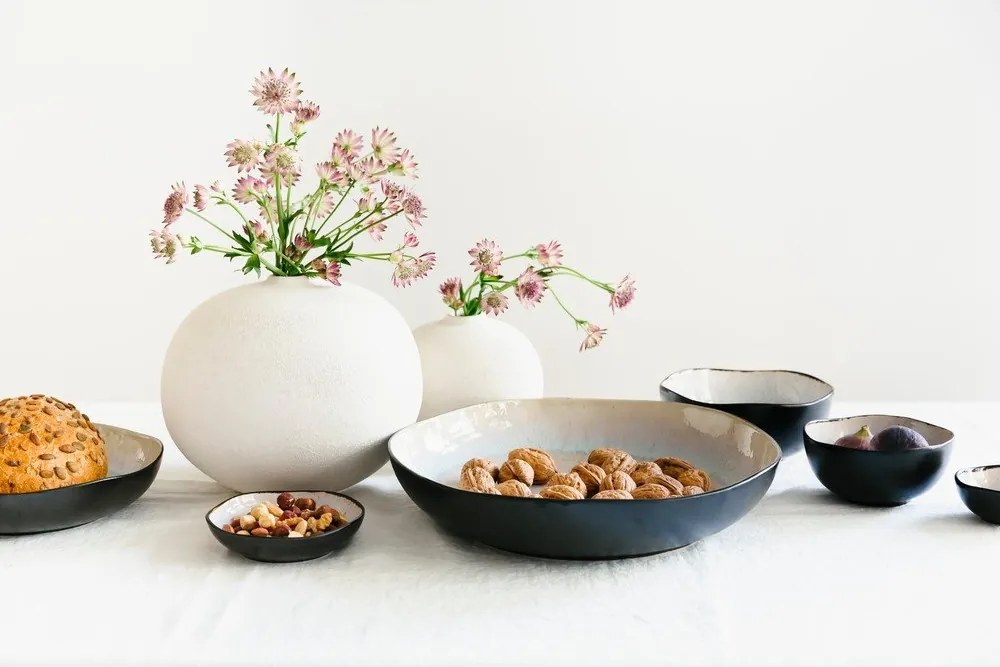 Černá/béžová mísa z kameniny ø 32 cm Lunar – Salt&Pepper