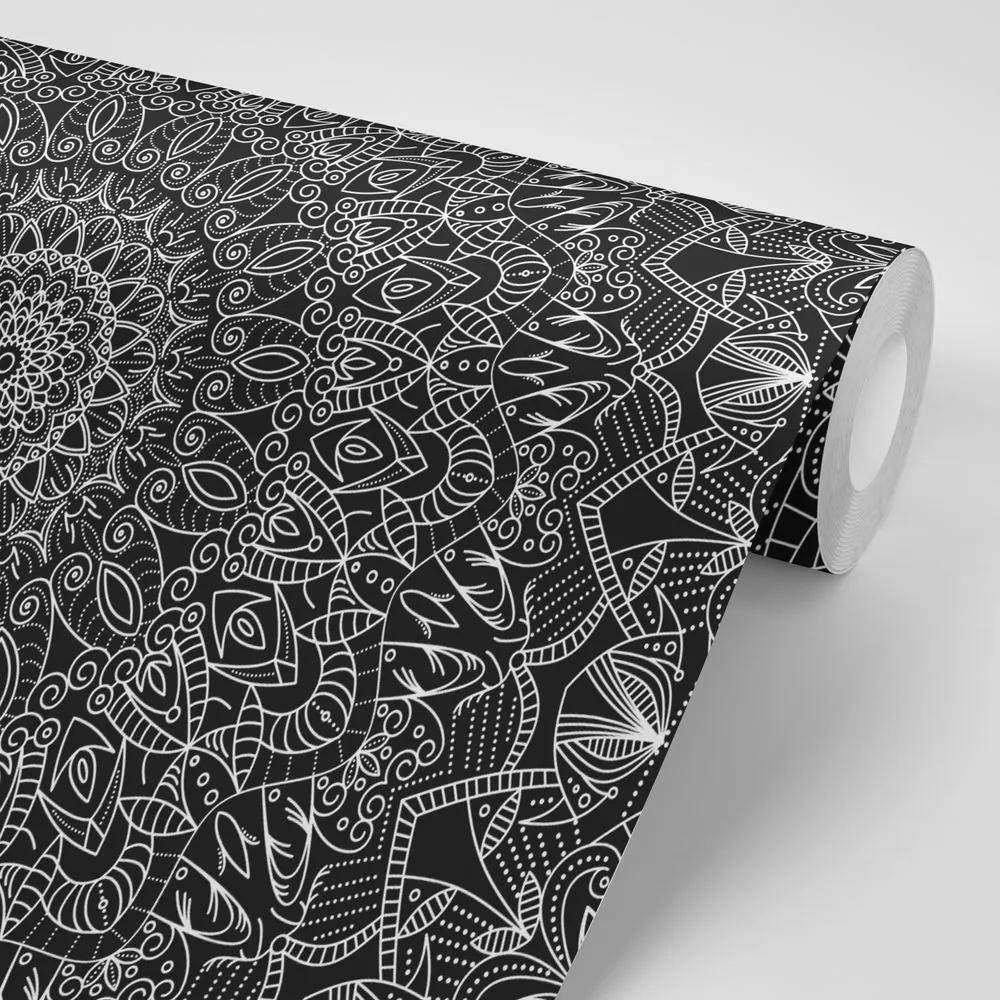Samolepící tapeta detailní ozdobná Mandala v černobílém