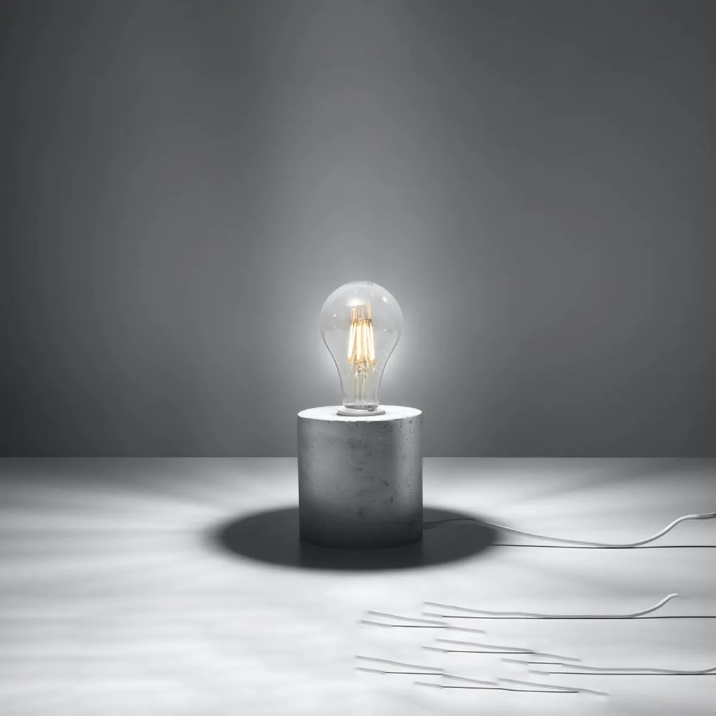 Stolní lampa Salgado, betonové tělo svítidla