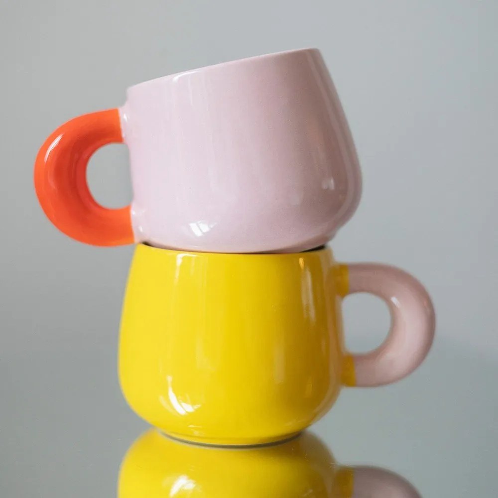 Žlutý hrnek z kostního porcelánu 470 ml Coco – ONA