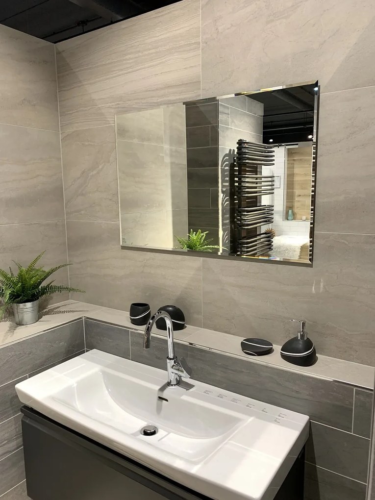 Zrcadlo na zeď do pokoje do ložnice do předsíně a na chodbu do koupelny CRYSTAL 25 x 160 cm s fazetou 10 mm 160-254