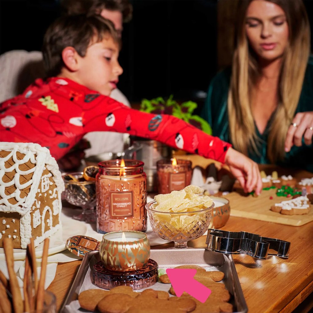 Voluspa svíčka Gingerbread Chalet, 113 g