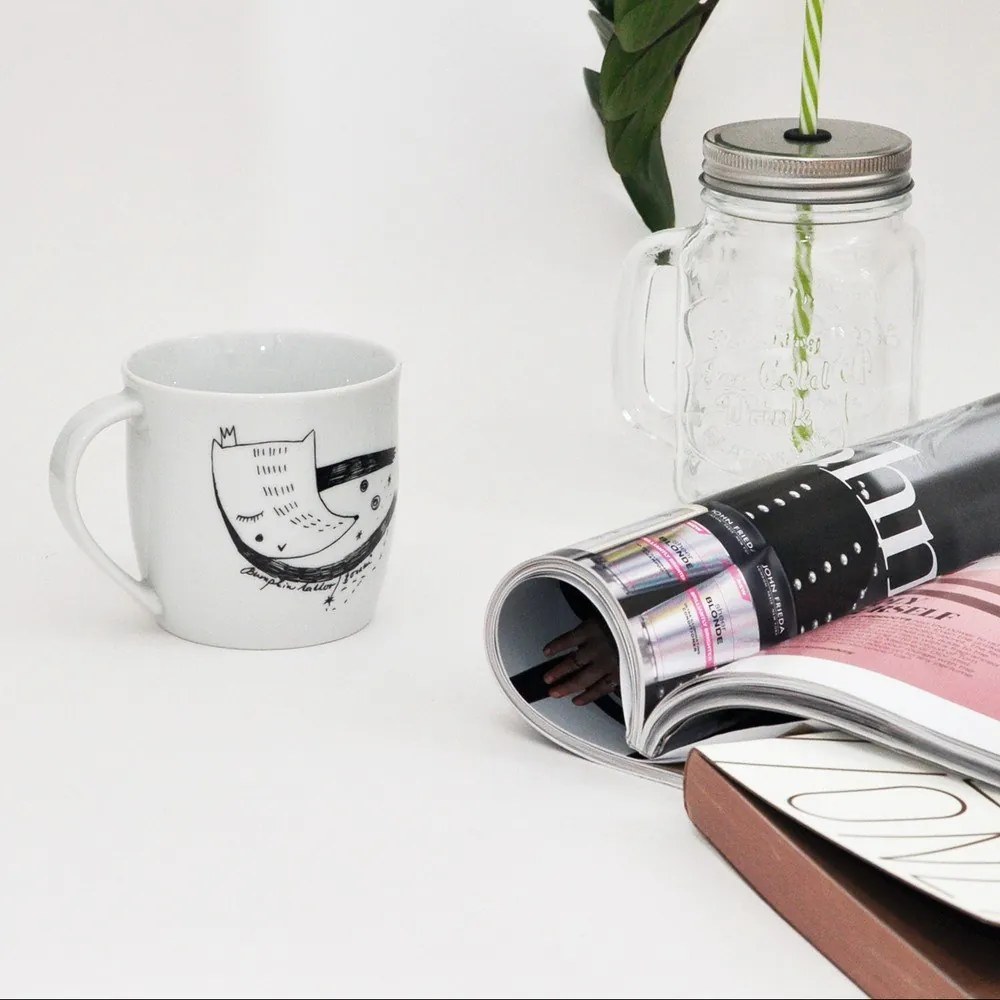 Bílý porcelánový hrnek 260 ml Domov tu – Bonami