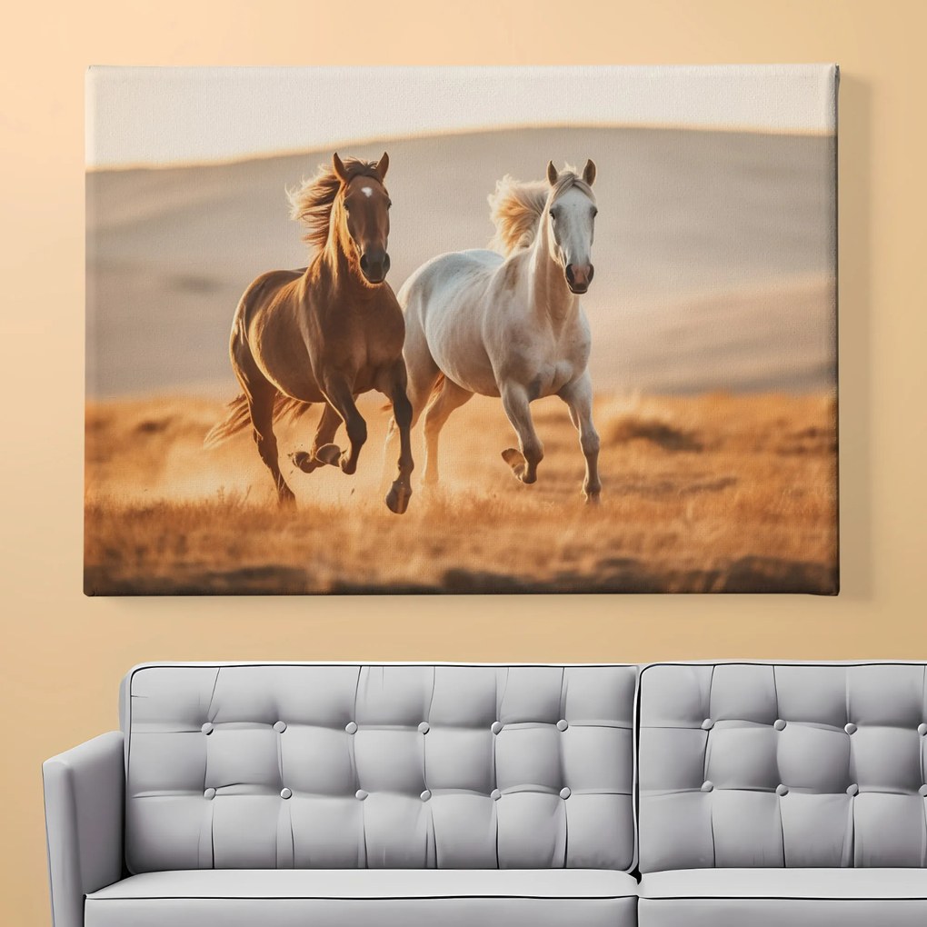 Obraz na plátně - Hnědý a černý kůň běžící planinou FeelHappy.cz Velikost obrazu: 180 x 120 cm