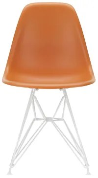 Eames Plastic Chair DSR bíle lakovaná rezavá černé na koberec Vitra