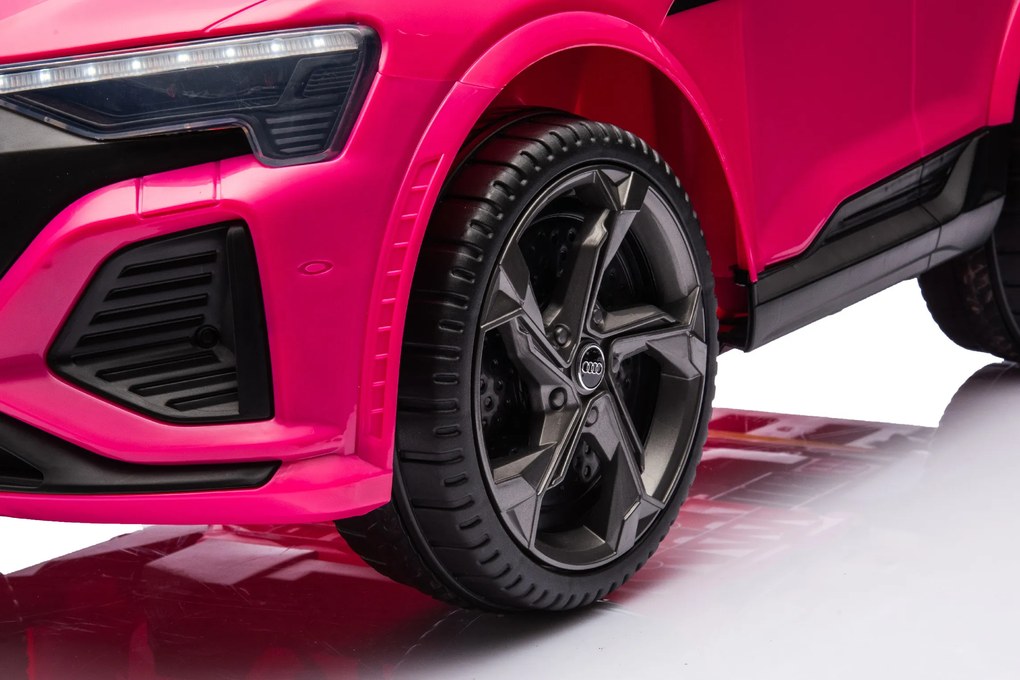 Elektrické autíčko Audi RS Q8 růžové