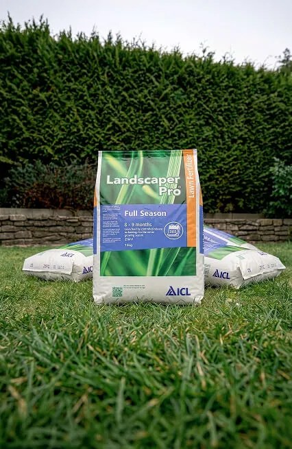 IQ Garden Hnojivo Landscaper Pro Full Season 15 kg 325576