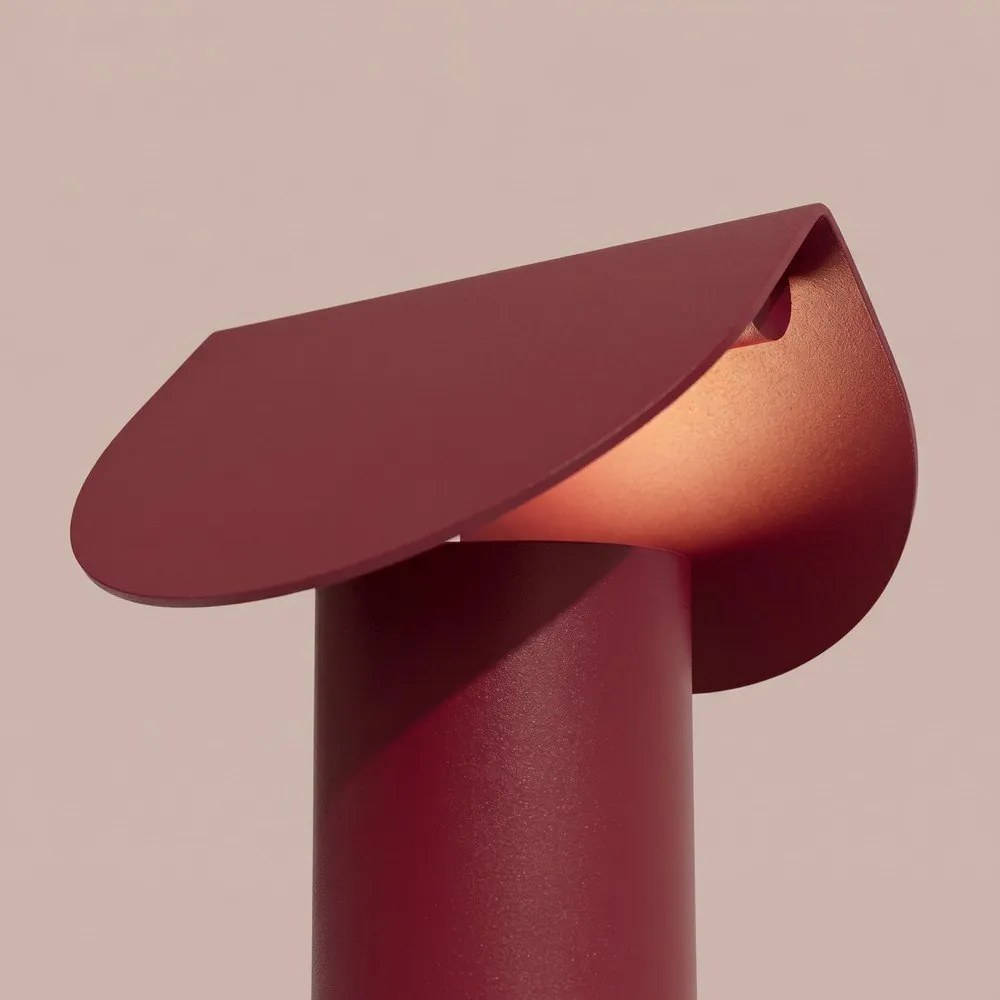 Vínová hliníková LED stolní lampa (výška 15 cm) BISCUIT – Thoro