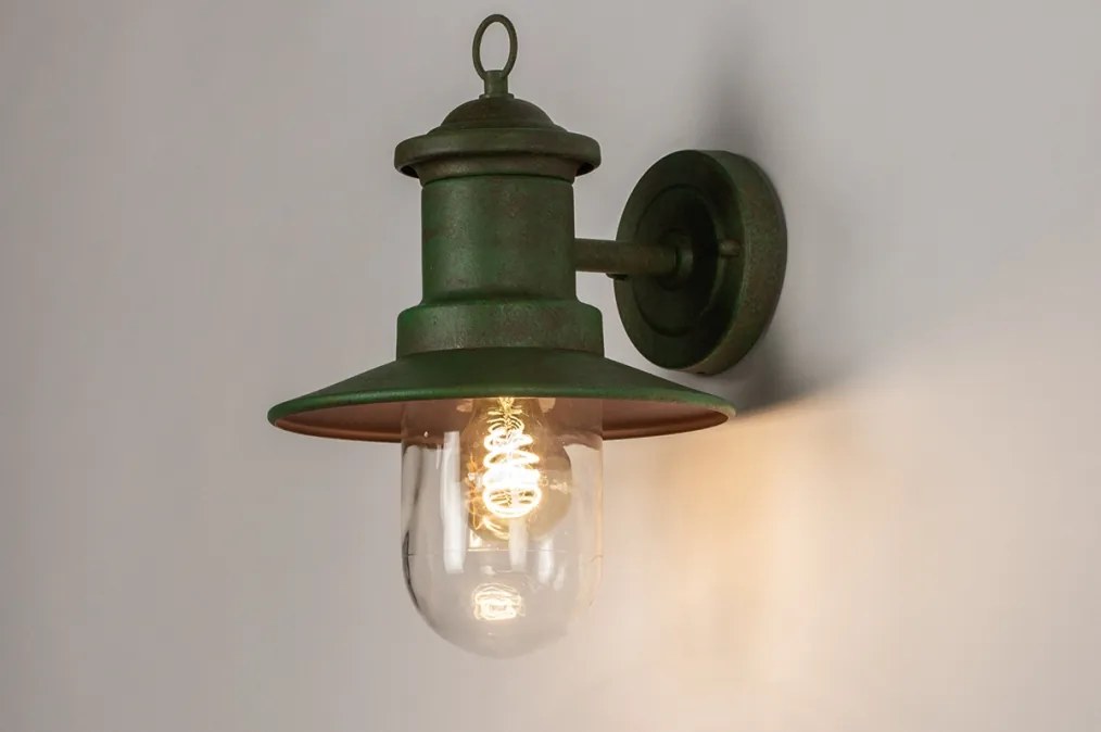 Nástěnné venkovní retro svítidlo na fasádu Aurelius Old Green