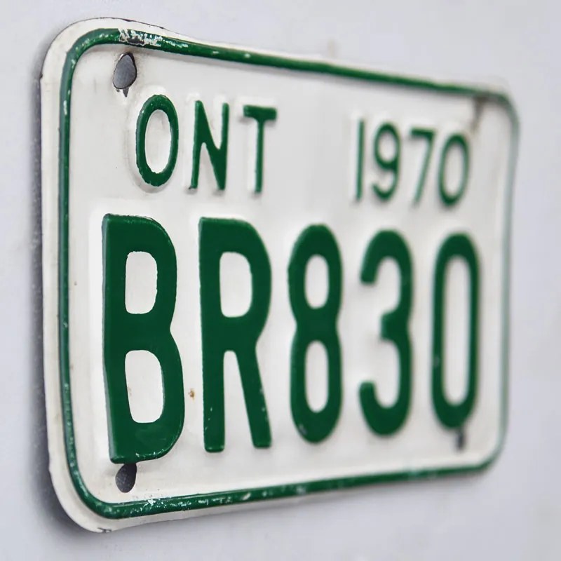 Kanadská SPZ Ontario 1970 White BR830 moto
