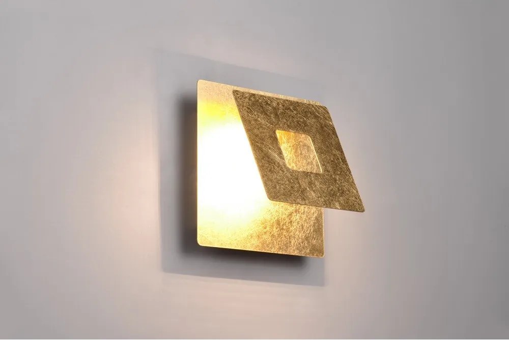 LED nástěnné svítidlo ve zlaté barvě Leano – Trio