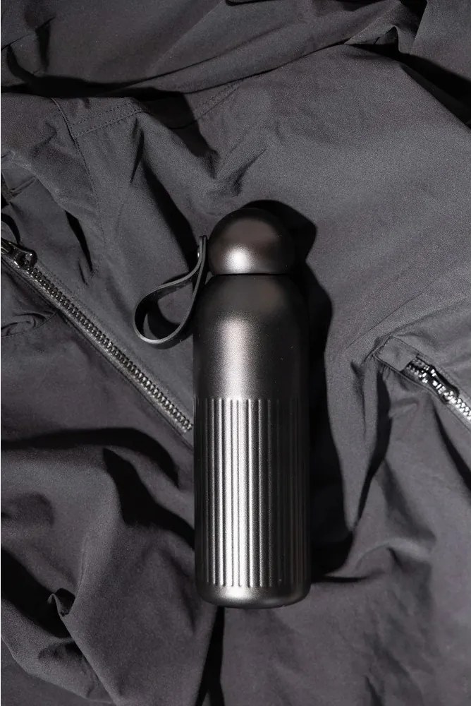 Černá termoláhev s brčkem z nerezové oceli 500 ml Tekla – Sagaform