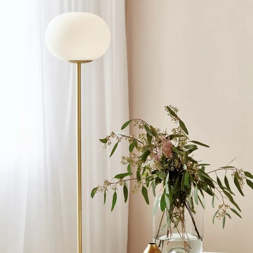 Nordlux Opálově bílá skleněná stojací lampa Alton 150 cm