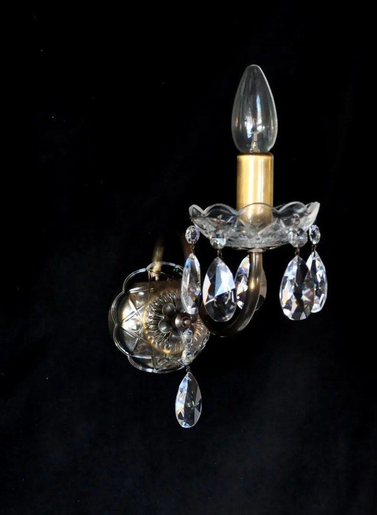 1 Arm crystal wall light with metal arms cut almonds - ANTIK brass