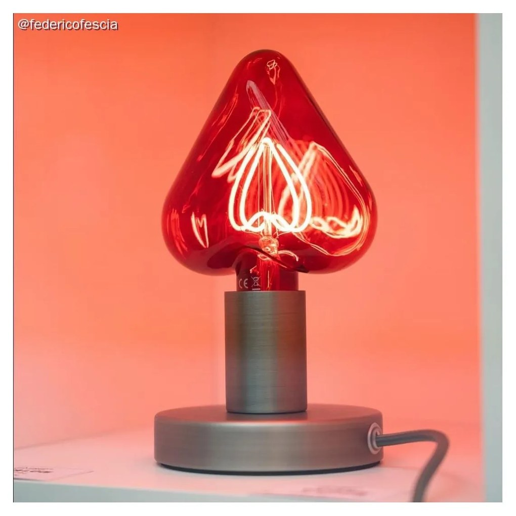 creative cables Kovová stolní lampa Posaluce Barva: Chrom