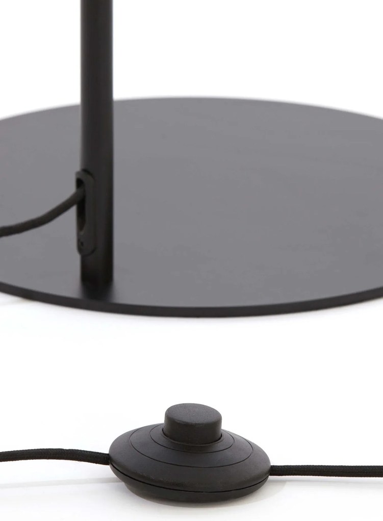 Kovová stojací lampa BLACK SOLNA