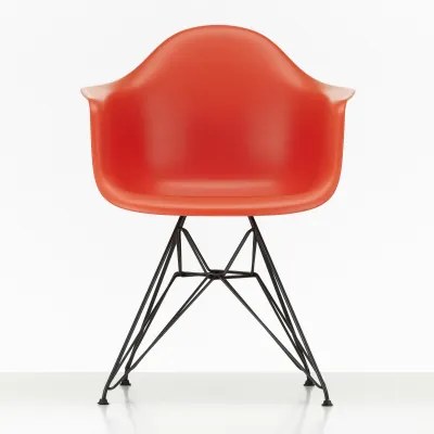 Eames Plastic Armchair DAR černě lakovaná červená bílé na tvrdou podlahu Vitra