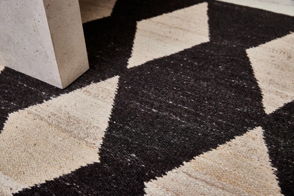 Diamond Carpets India, Ručně vázaný kusový koberec Alberta DESP P114 Dark Coffee Mix, 140x200, hnědá, chodba / předsíň