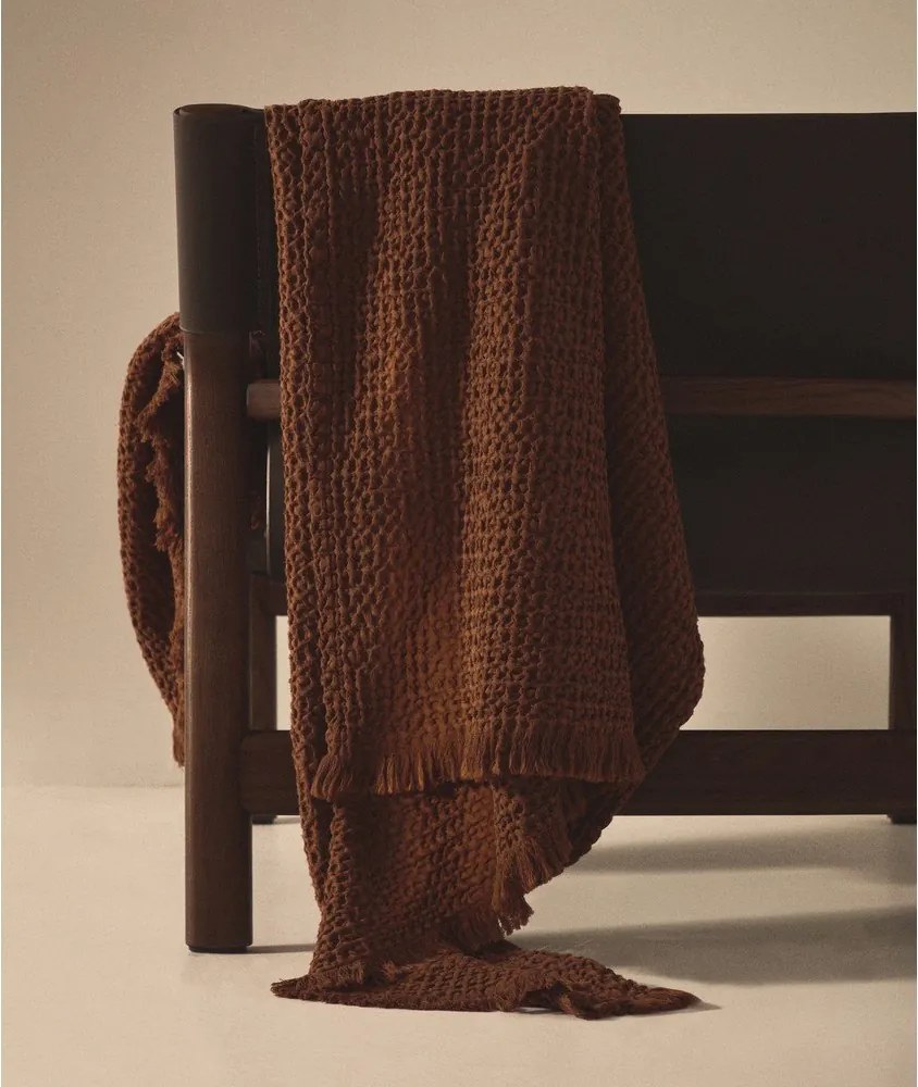 Hnědá deka 130x170 cm Nulina – Kave Home