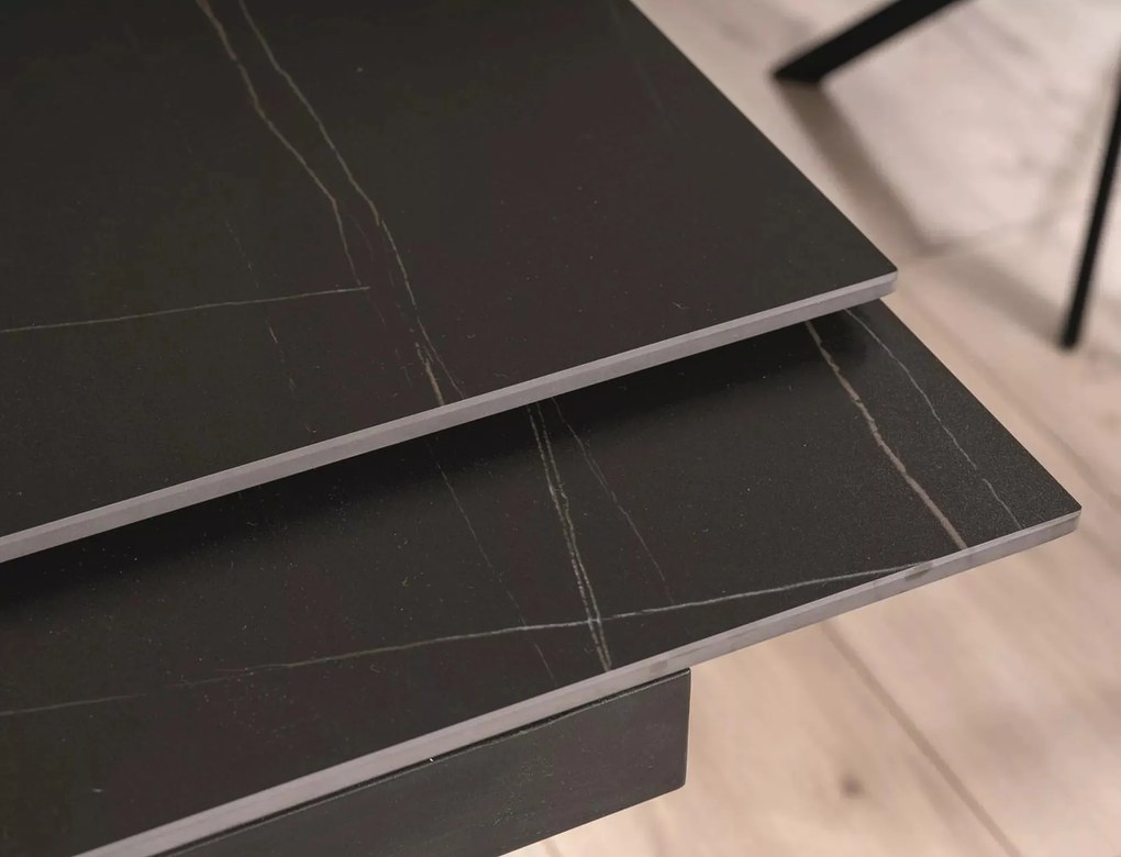 Rozkládací jídelní stůl Genesis 180/240 cm černý/jasan