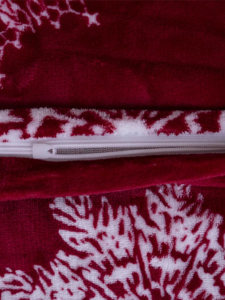 MK Lůžkoviny Mikroplyšové povlečení Exclusive - Sněhové vločky červené 140 × 200 cm, 70 x 90 cm