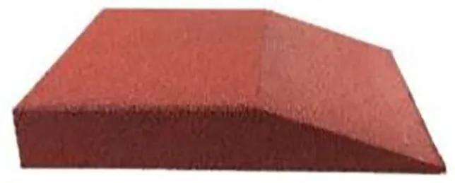 Červená gumová krajová dlaždice (V80/R00) - délka 50 cm, šířka 50 cm a výška 8 cm