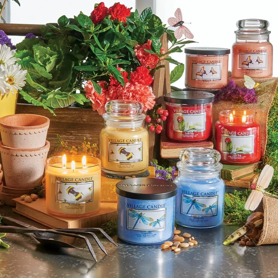 Village Candle – vonná svíčka Butterfly (Motýl), 389 g