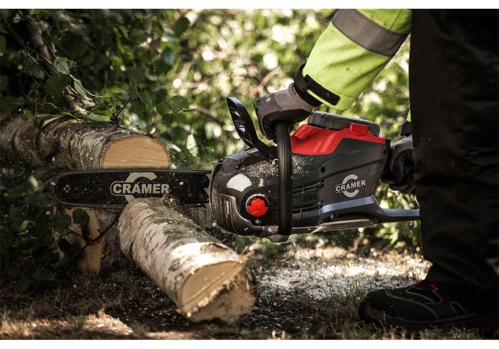 Akumulátorová řetězová pila CRAMER 82CS34 (Dodáváno bez baterie a nabíječky)