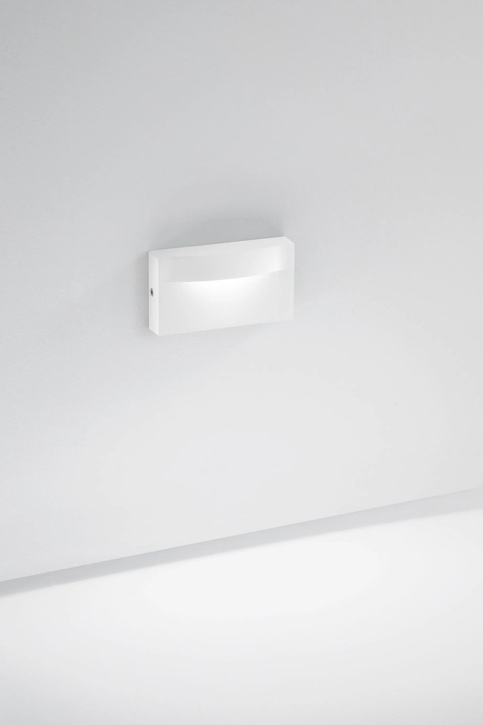FAN LED-MOBULA-AP-BCO Nástěnné LED svítidlo Mobula (bílé) 8 W, 1100 lm, 3000 K, IP65, 137 x 40 x 75 mm - FANEUROPE