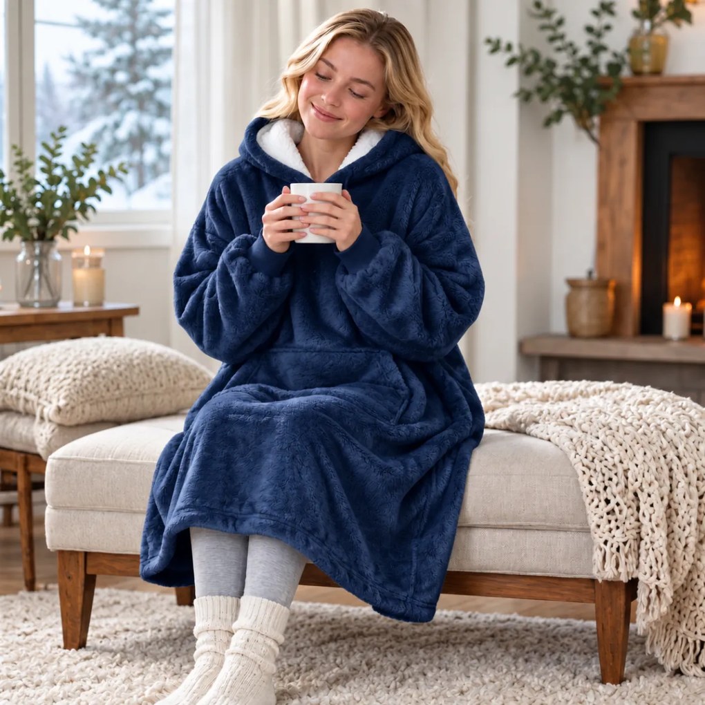 VERK Deka s rukávy a kapucí Huggle Hoodie - modrá