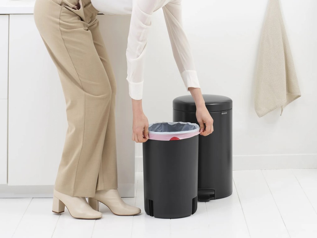 Brabantia Pedálový koš NewIcon 20L matná černá