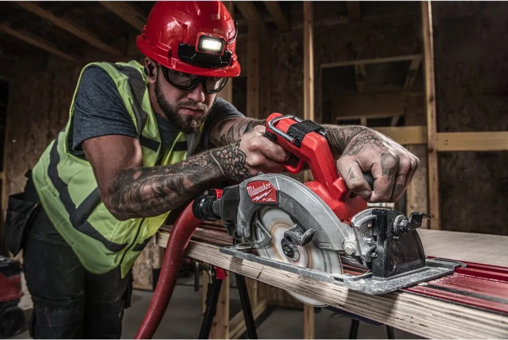 Milwaukee M18 FCS66GR3-0 aku kotoučová pila GEN3 kompatibilní s vodicí lištou 4933493491