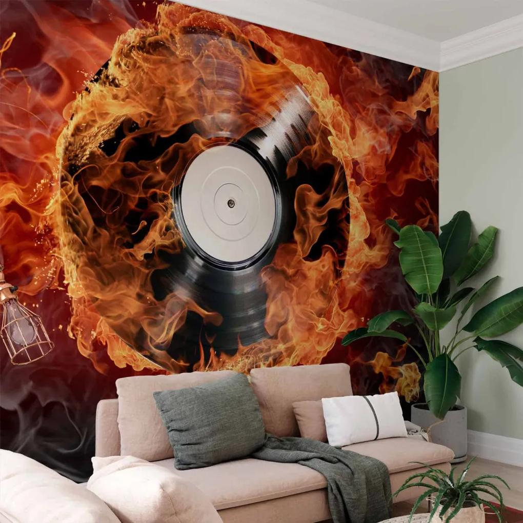 Fototapeta Rocková hudba - gramofon obklopený plameny a kouřem v retro stylu