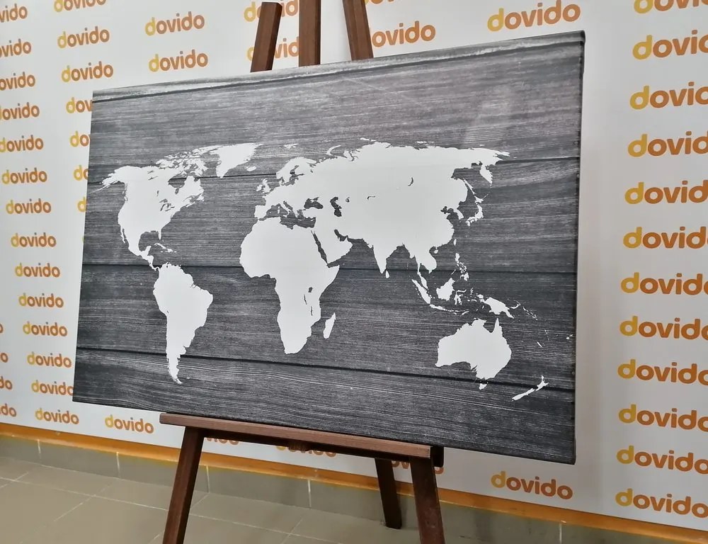 Obraz černobílá mapa světa s dřevěným pozadím