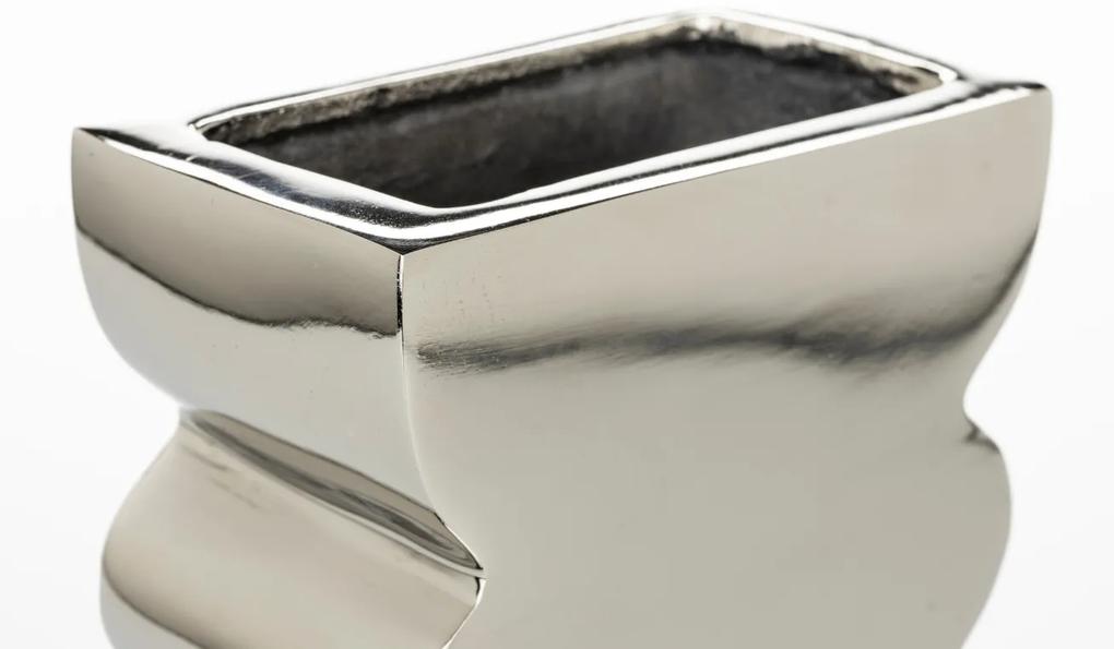 OnaDnes -20% Stříbrná kovová váza ZUIVER CURVES M