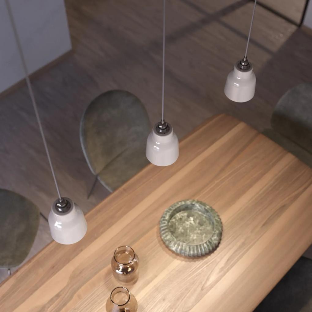 creative cables Závěsná lampa s textilním kabelem, keramickým stínidlem tvaru vázy s kovovými detaily Barva: Modrá strukturovaná-bílá