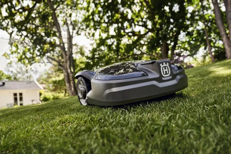 Husqvarna Automower 310 Mark II automatická robotická sekačka - mega SLEVA + domeček ZDARMA !