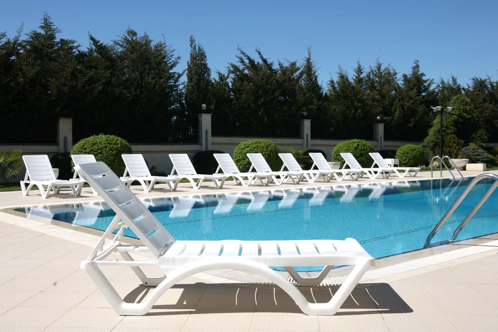Sada 4 ks zahradní lehátko Aqua – bílá