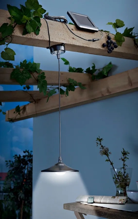 Solární závěsná lampa s dálkovým ovládáním
