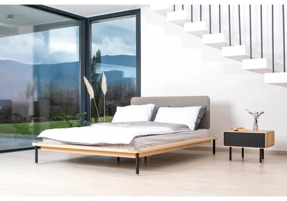 Hnědá/přírodní dvoulůžková postel z dubového dřeva s roštem 180x200 cm Fina – Gazzda