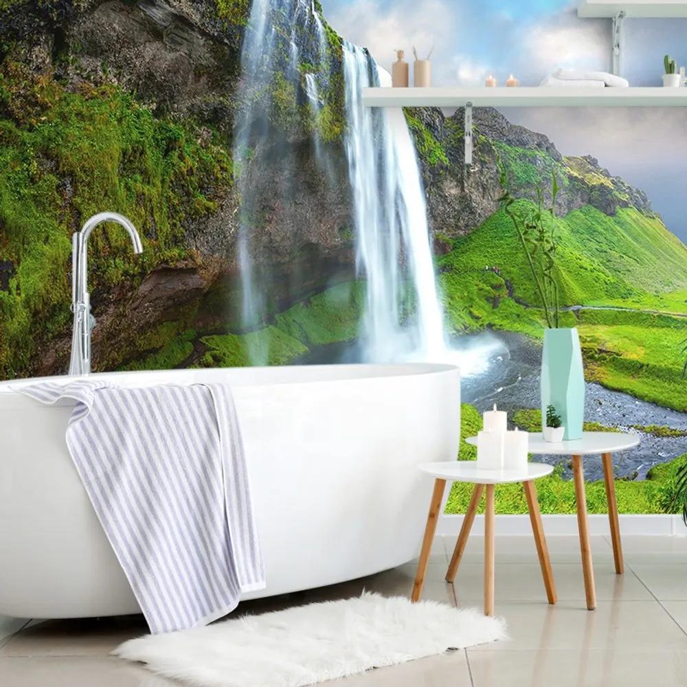 Samolepící fototapeta majestátní vodopád na Islandu - 375x250 cm