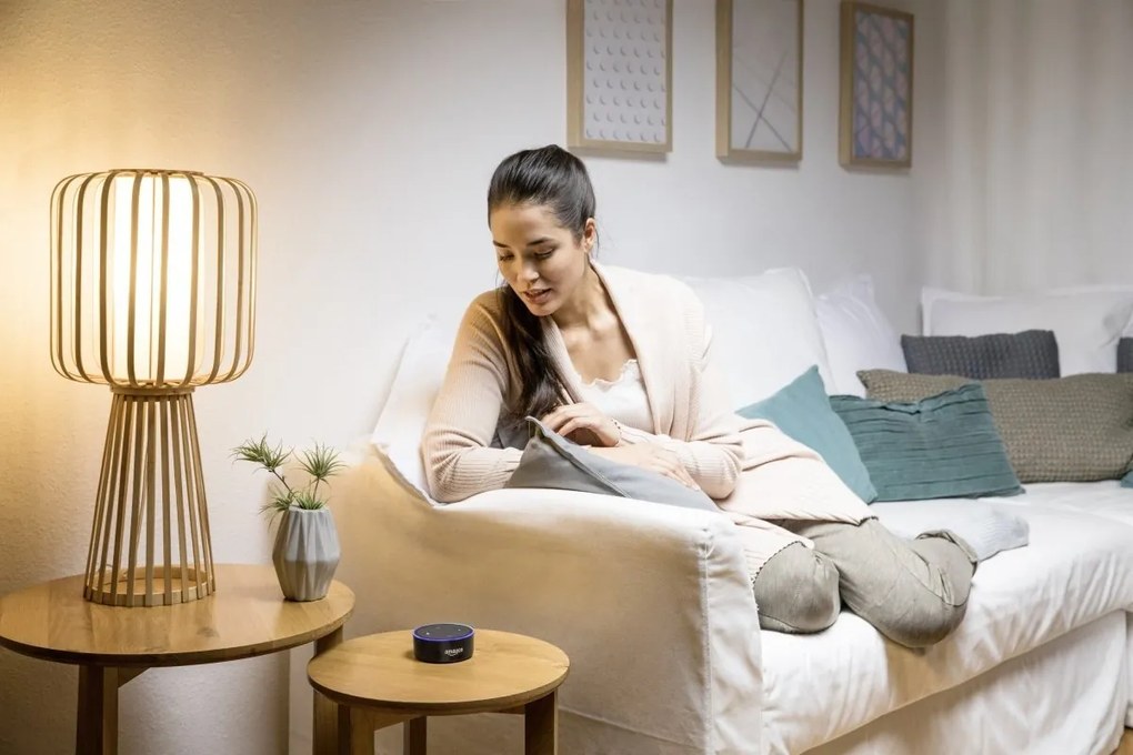 Chytrá zigbee LED stmívatelná žárovka E27 9 W CLASSIC A RGBW