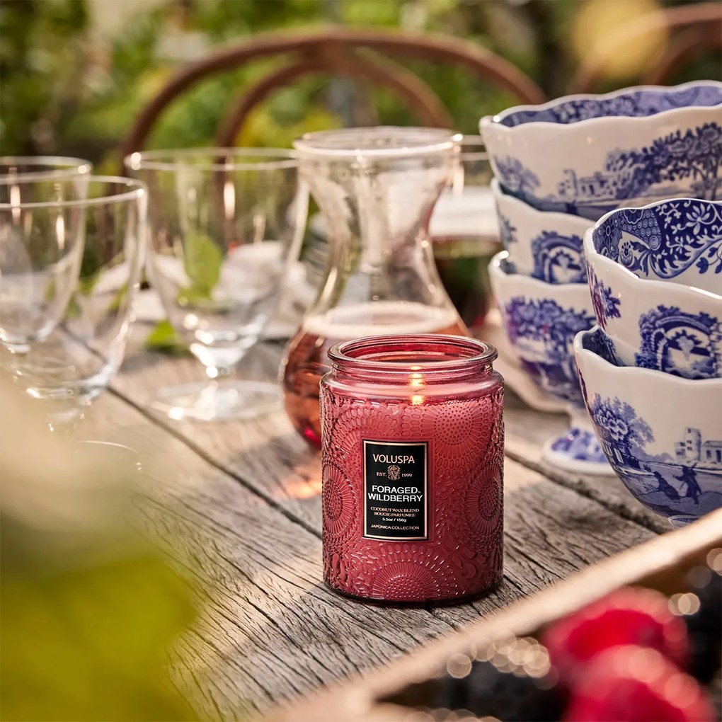 Voluspa svíčka Foraged Wildberry, 156 g