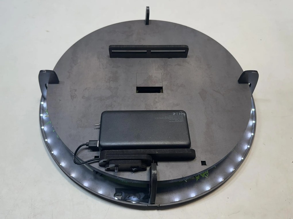 Li-Go "Mechové zátiší" svítidlo s powerbankou a pohybovým čidlem 50 cm/černá s patinou