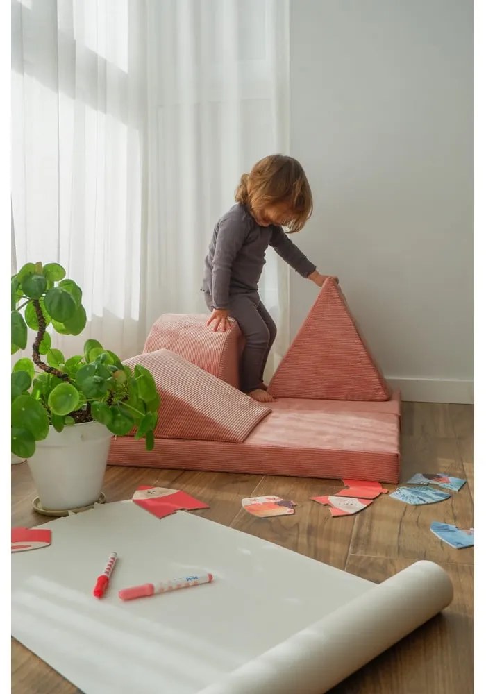 Světle růžový manšestrový dětský puf Montessori – Little Nice Things