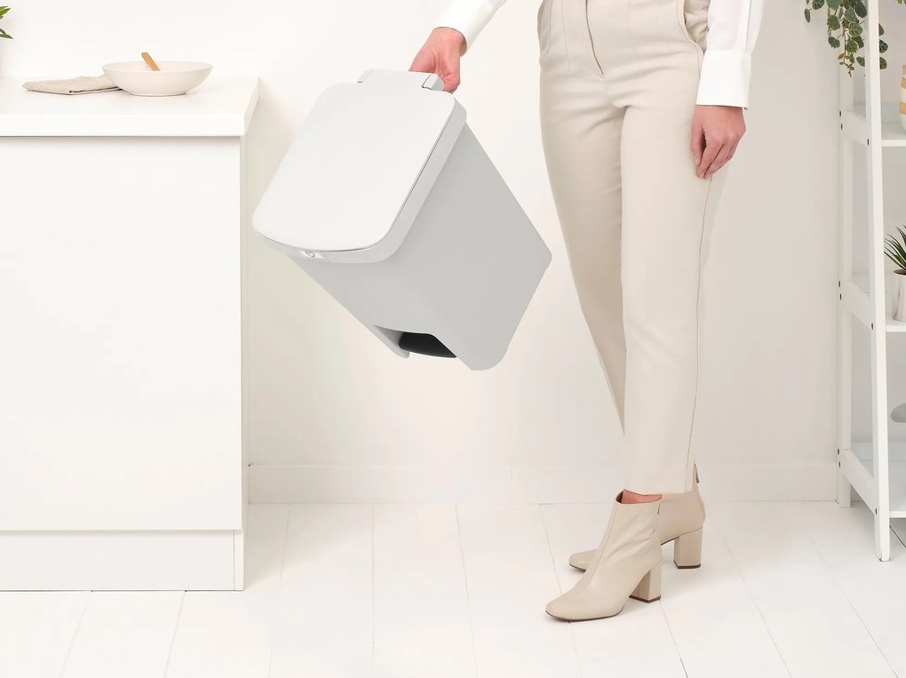 Brabantia Pedálový koš StepUp 25L světle šedý