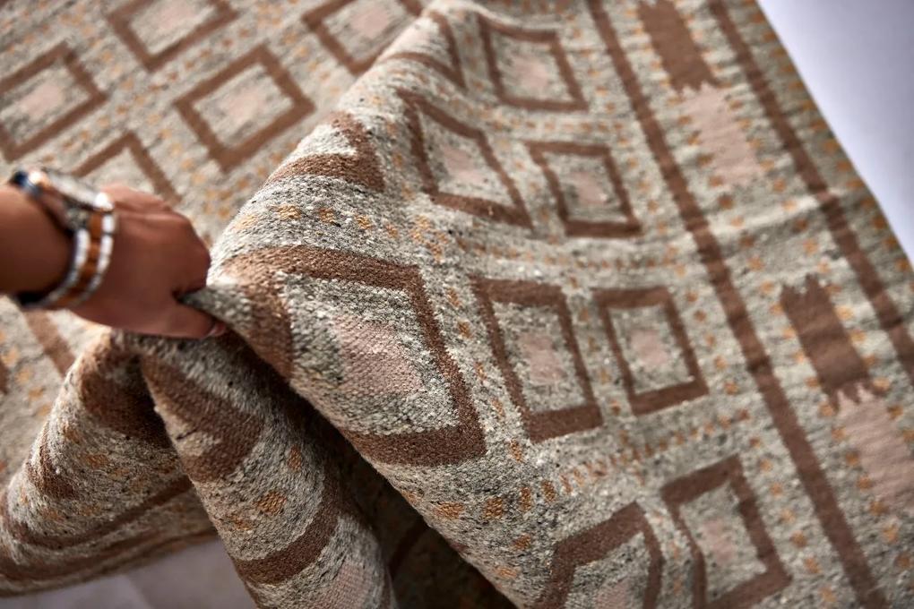 Diamond Carpets koberce Ručně vázaný kusový koberec Guggenheim DESP P81 Brown Natural - 160x230 cm