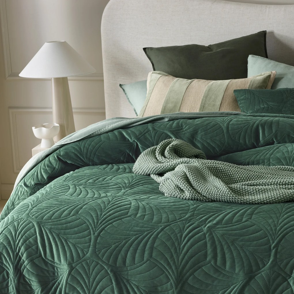Room99 Přehoz na postel Feel Listy Jednobarevný Prošívaný Barva: Hnědá, Velikost: 170 x 210 cm