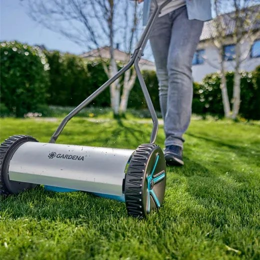 © 2026 GARDENA Ruční vřetenová sekačka Comfort 330, Ruční vřetenové sekačky